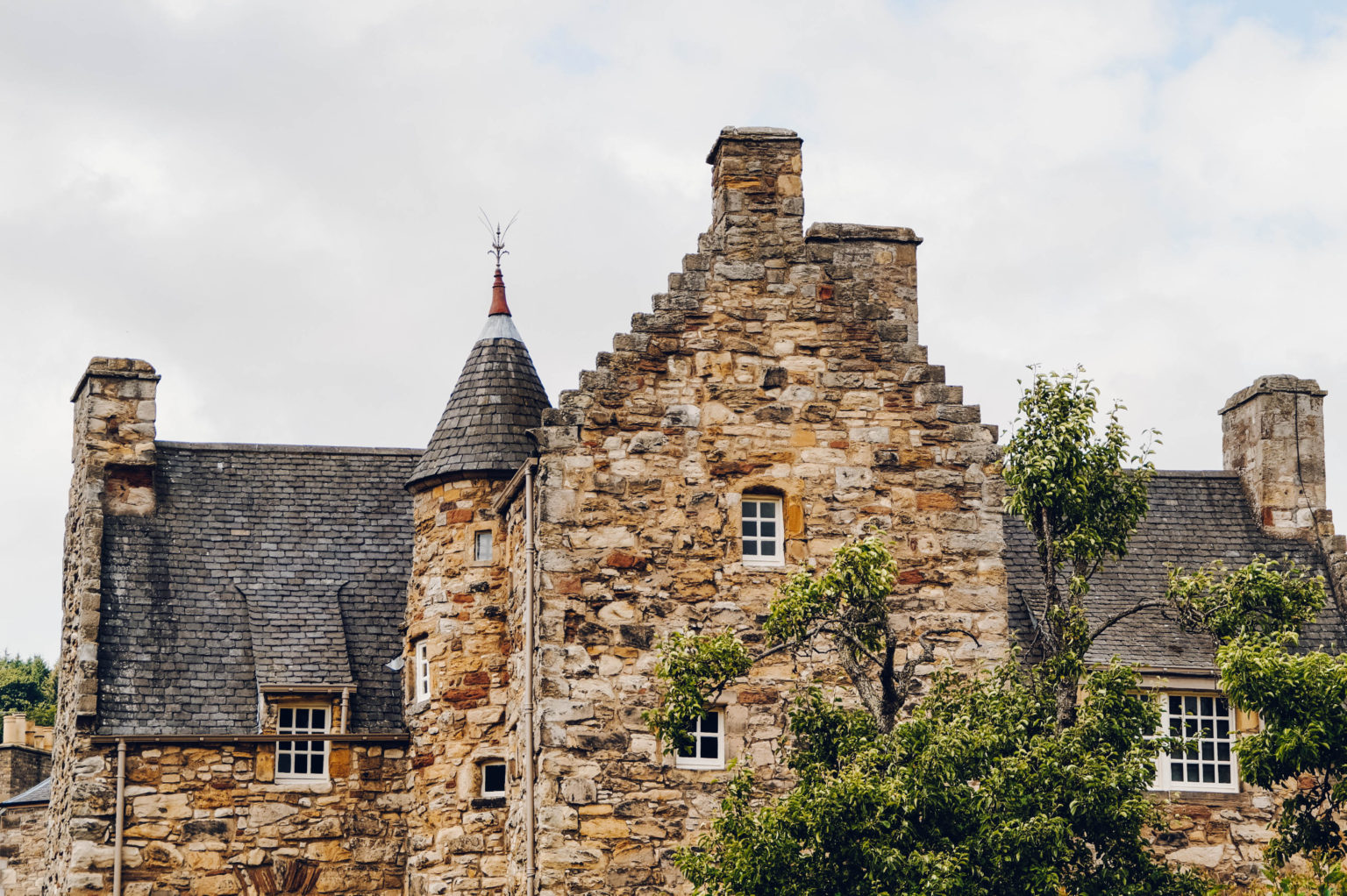 A GUIDE TO THE SCOTTISH BORDERS - Faraway Dispatches