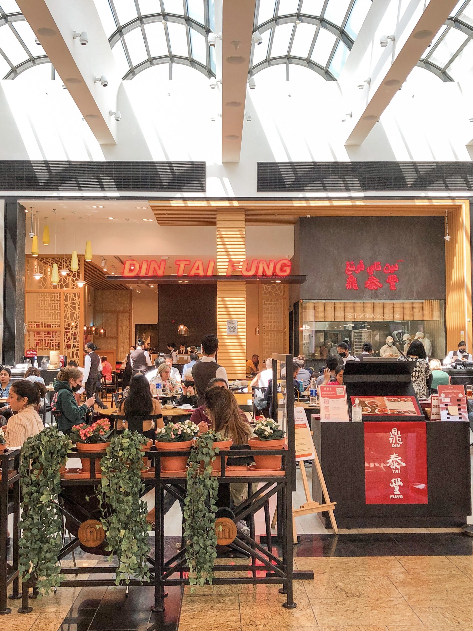 WHERE TO EAT IN DUBAI - THE FOODIE HIGHLIGHTS - Faraway Dispatches