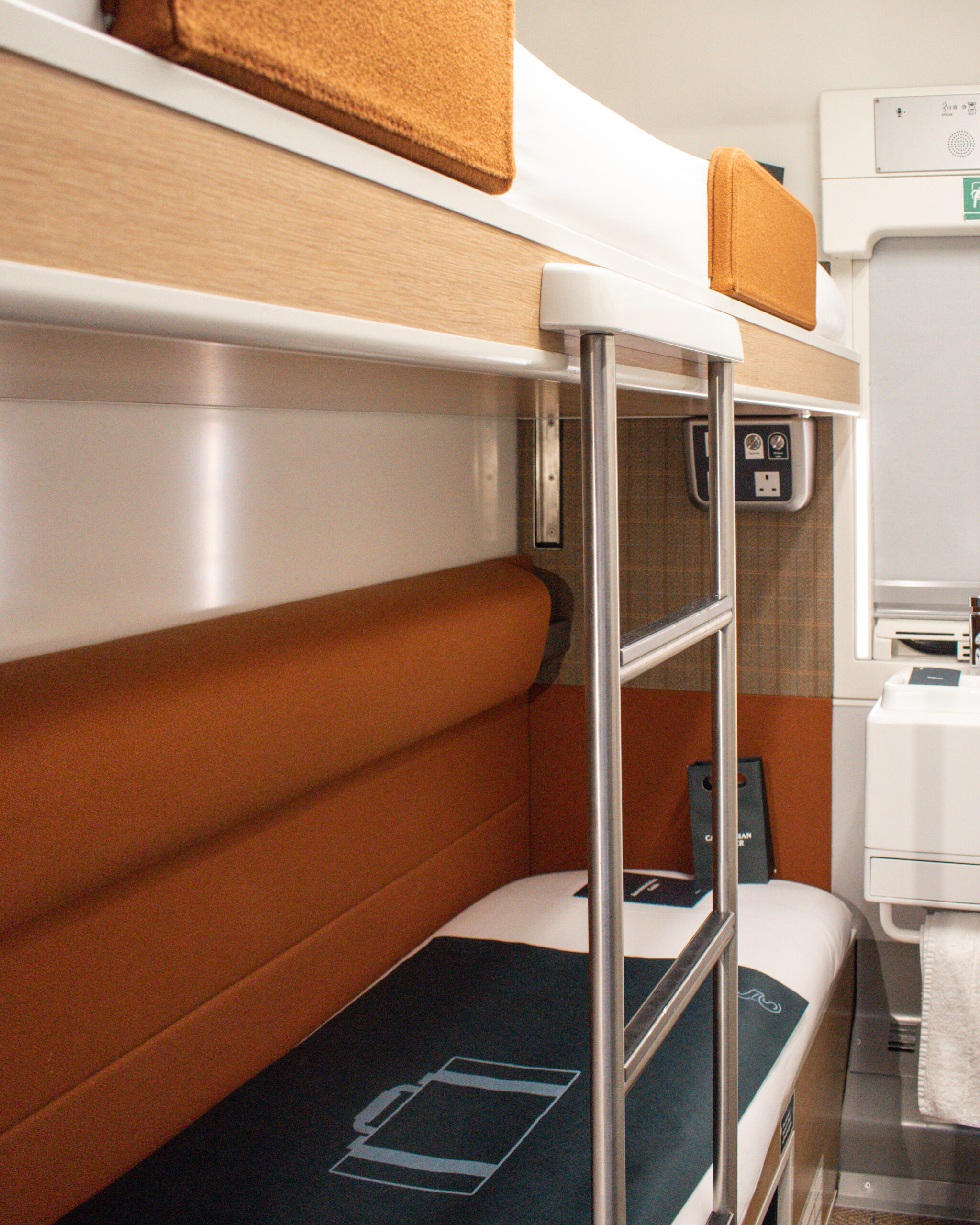 CALEDONIAN SLEEPER TRAIN: LONDON TO SCOTLAND - Faraway Dispatches