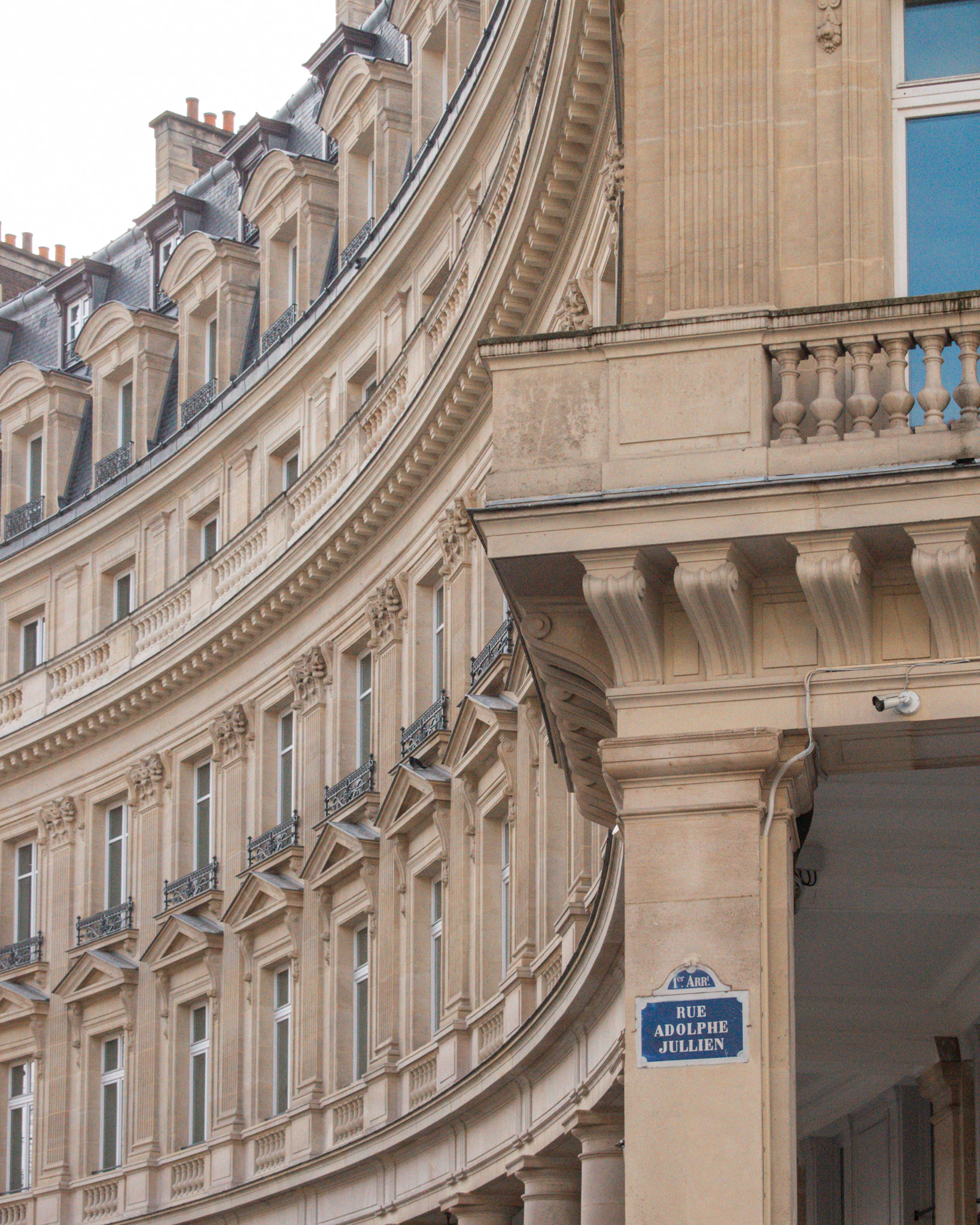 A COMPREHENSIVE GUIDE TO PARIS - Faraway Dispatches